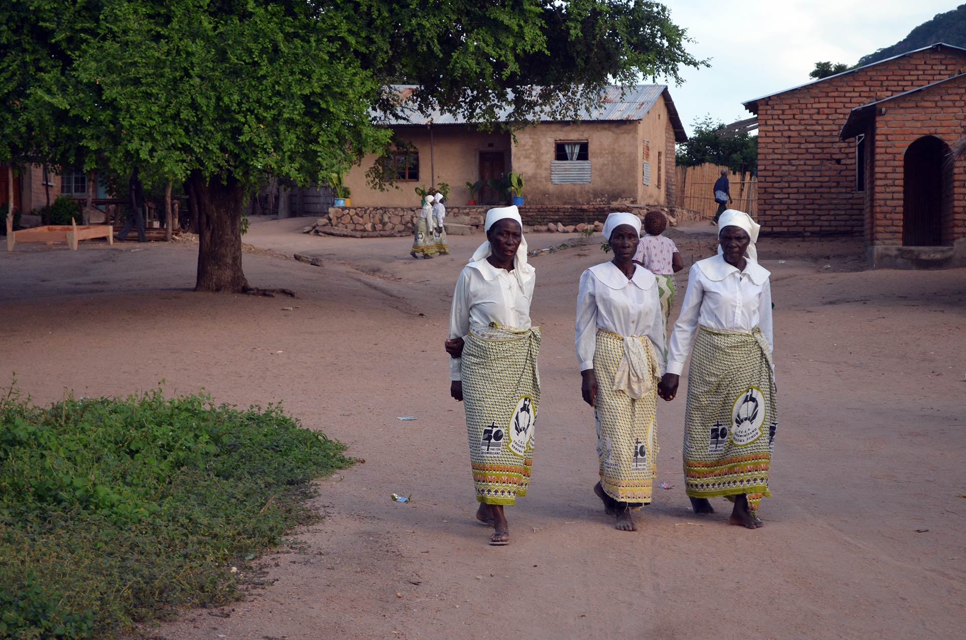 Caminhando pelo vilarejo de Cape Maclear no Malawi - Boa Viagem
